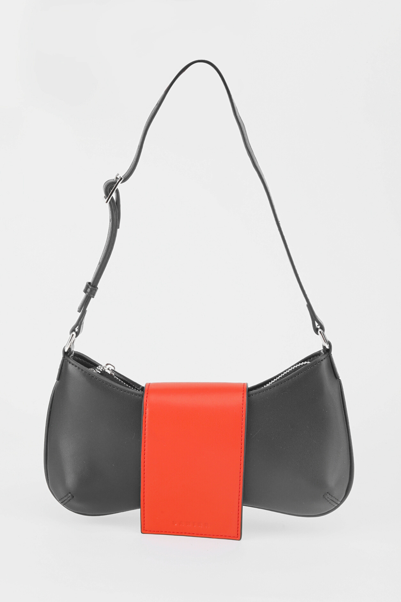 SURELLE – Danier