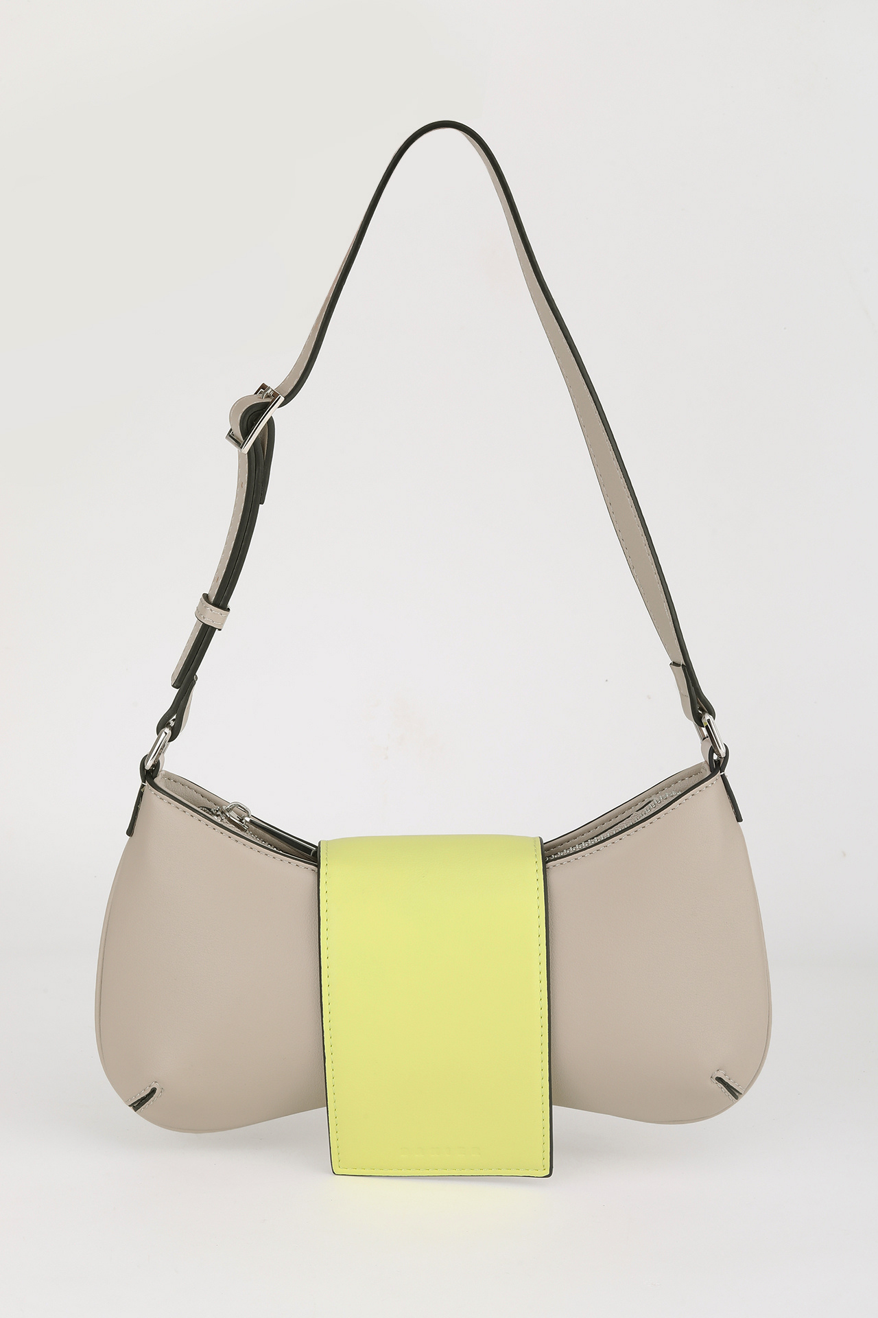 SURELLE – Danier